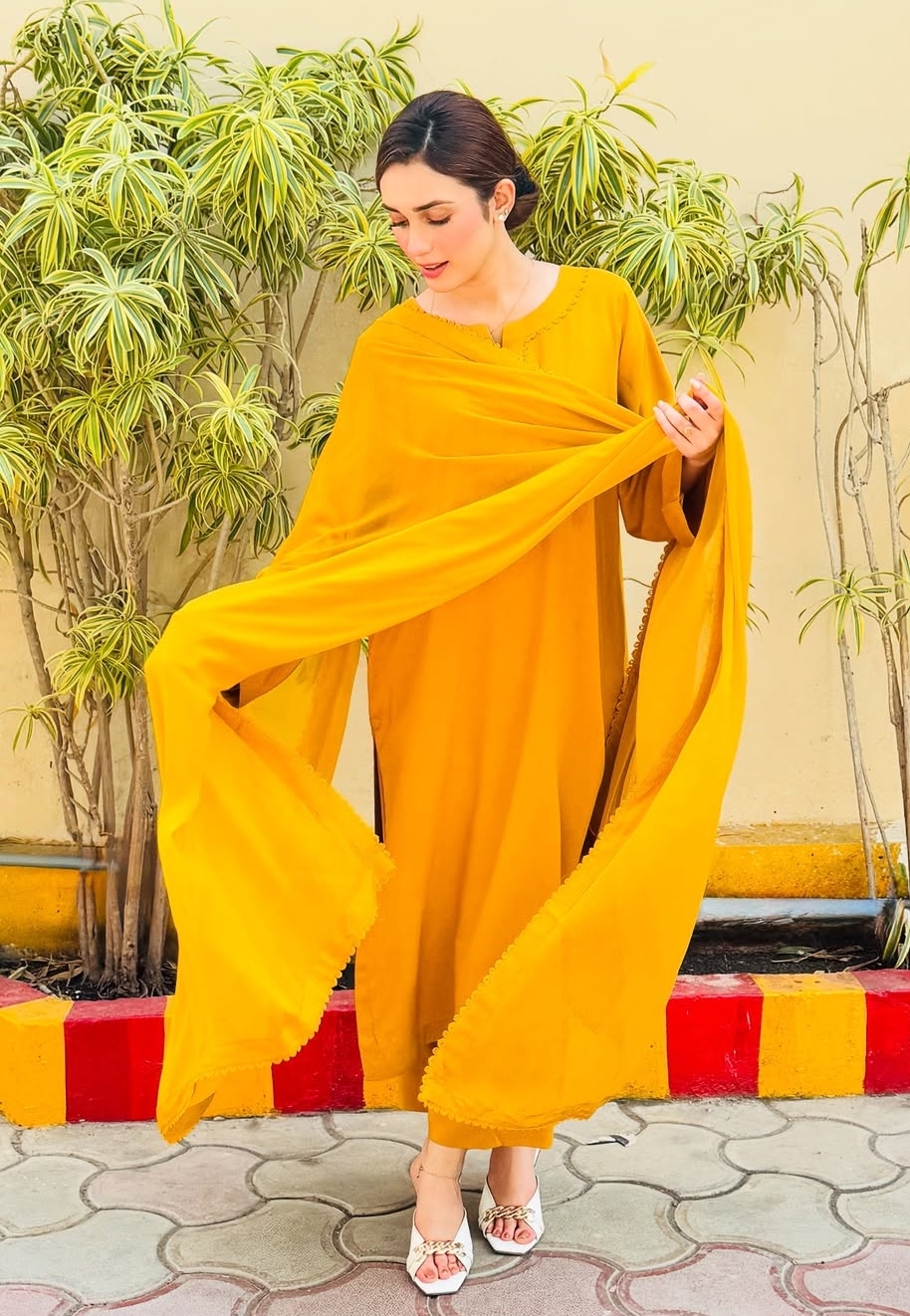 Drama Serial Naqaab BTS Pictures | Reviewit.pk