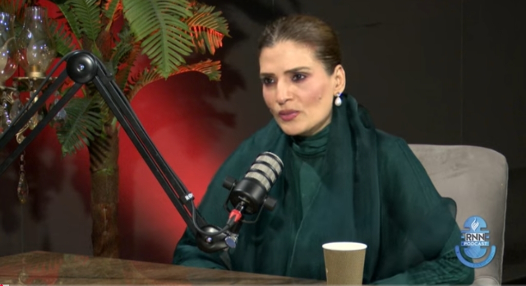 Resham's Take on Patriotism & Pakistani Celebrities Attitude | Reviewit.pk