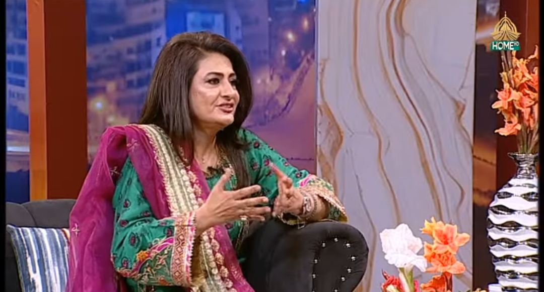 Saba Hamid Says She is Jealous of Shehnaz Sheikh | Reviewit.pk