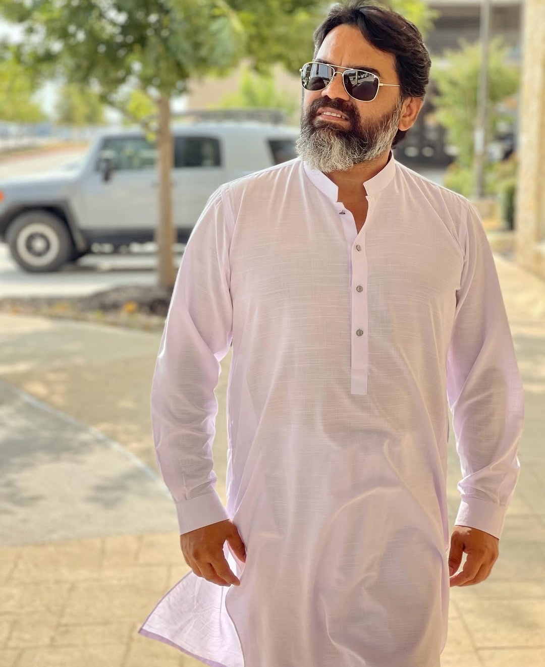 Sarah Omair Narrates Dramatic Love Story with Director Mohsin Talat ...