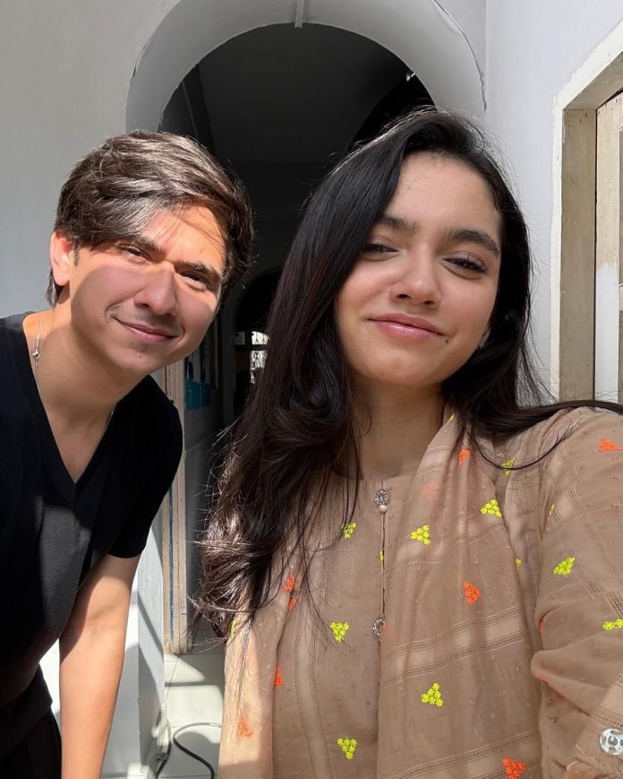 Aina Asif On Tension Between Her & Samar Jafri | Reviewit.pk