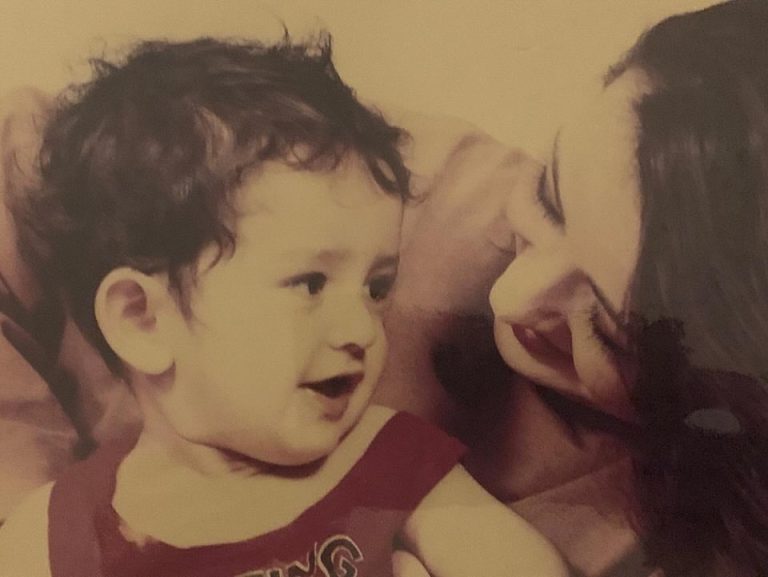 Azaan Sami Khan's Heartfelt Tribute For Mother Zeba Bakhtiar | Reviewit.pk