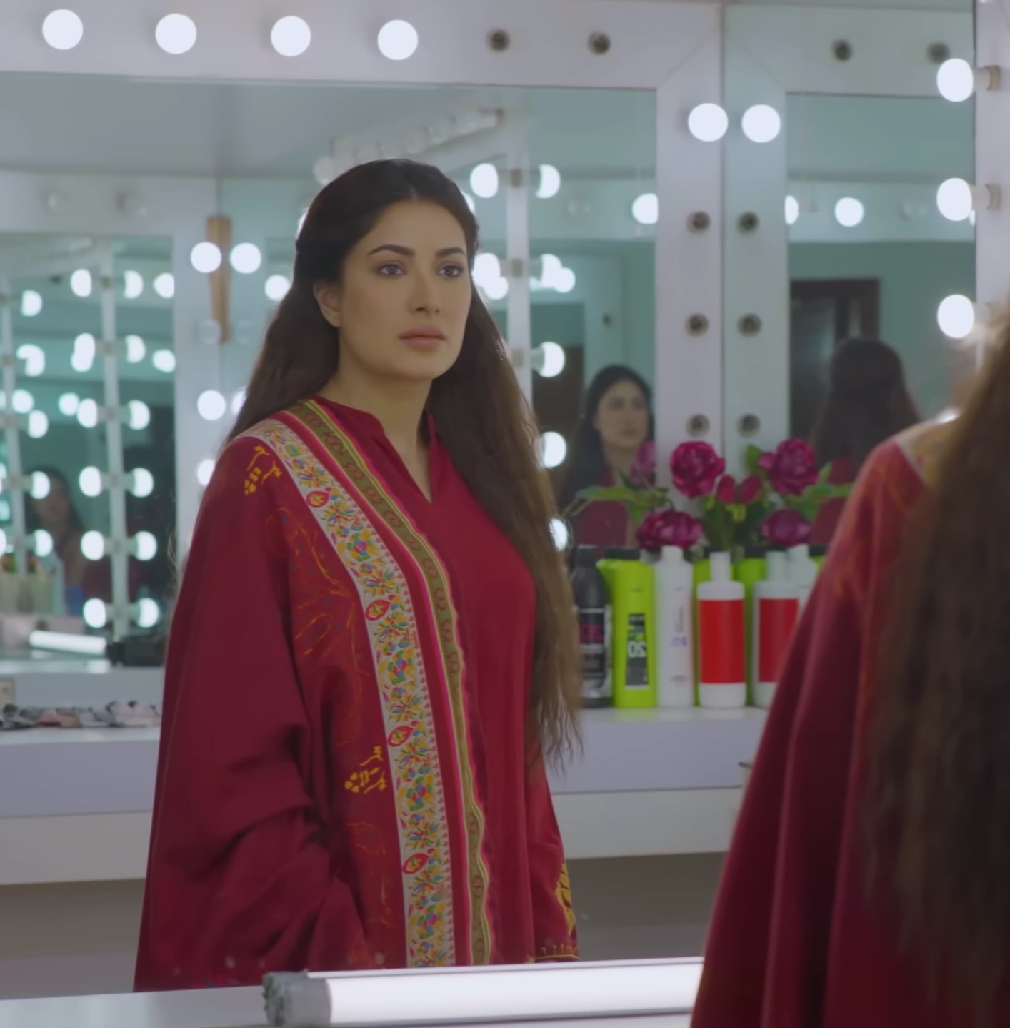 Dayan Episode 27 - Interesting Reactions To Star Plus Twist | Reviewit.pk