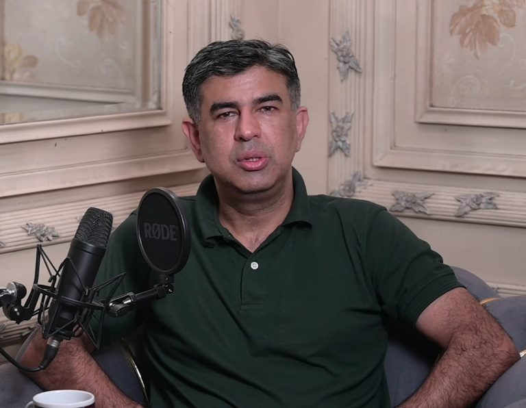 Irfan Ahson & Team Reveal Reality Of Cash Thrown At Weddings | Reviewit.pk