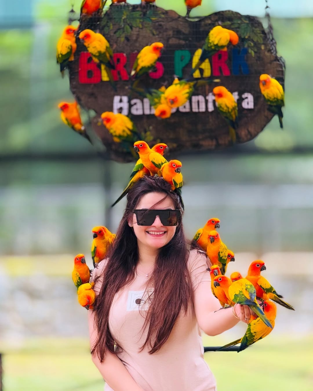 Minal Khan Sri Lanka Trip Pictures | Reviewit.pk