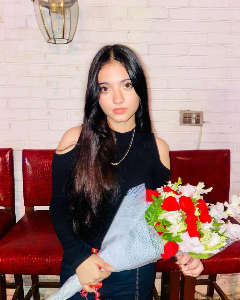 Who Is Aniya From Parwarish - Career & Pictures | Reviewit.pk