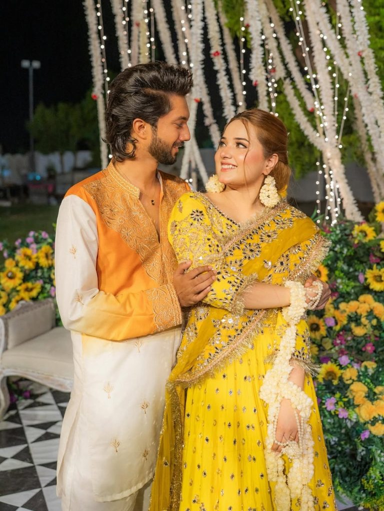Rabeeca Khan & Hussain Tareen Nikah Pictures | Reviewit.pk