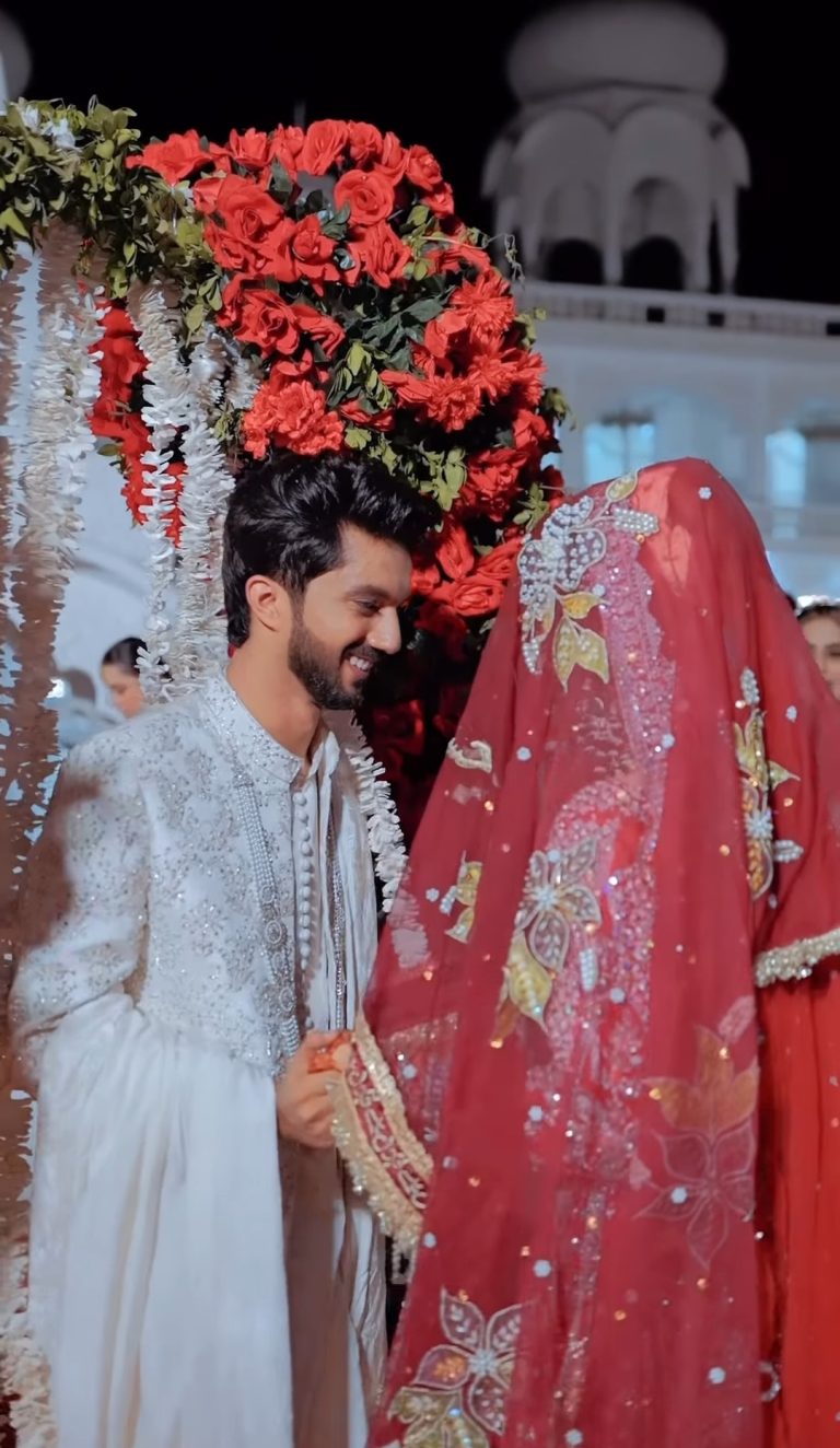 Rabeeca Khan & Hussain Tareen Nikah Video | Reviewit.pk