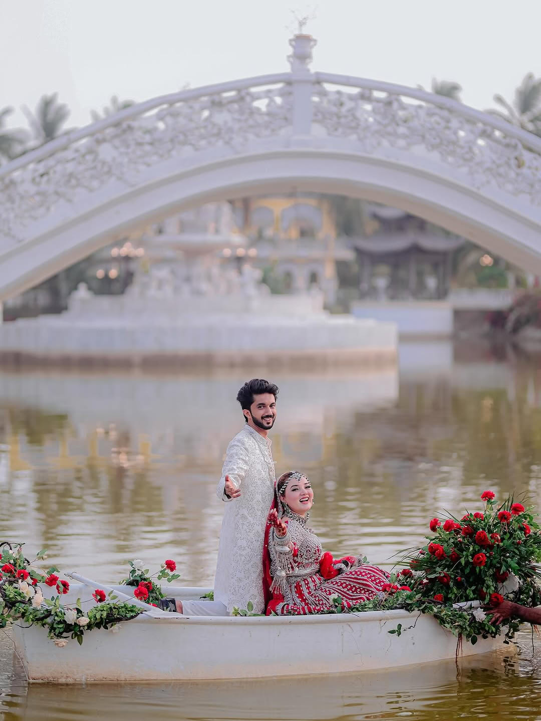 Rabeeca Khan & Hussain Tareen Nikah Video | Reviewit.pk