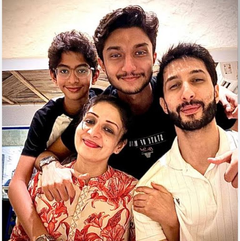 Saima Qureshi's Warning to Parents Regarding Their Future | Reviewit.pk