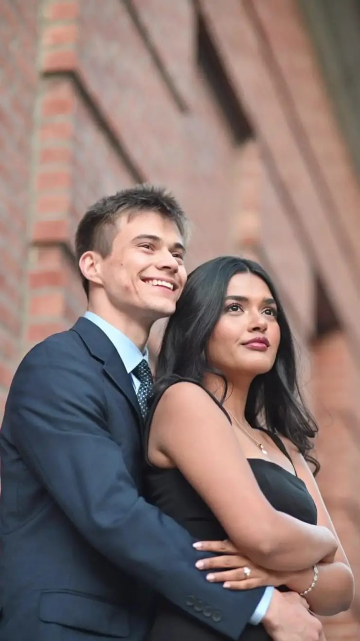 Iffat Omar Reveals She Has No Expectations From Her Daughter | Reviewit.pk