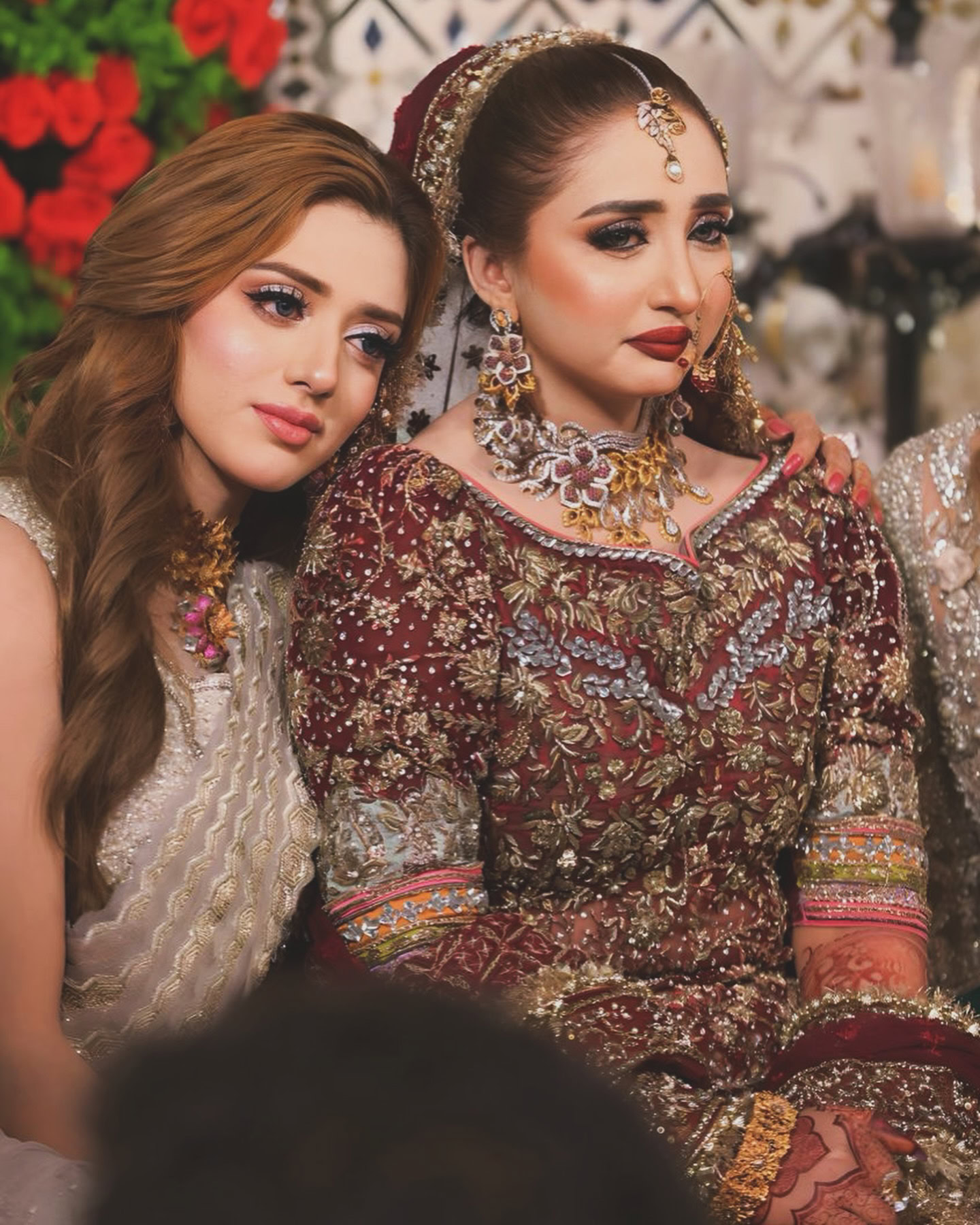 Jannat Mirza & Sehar Mirza Unfiltered Looks Surprise Fans | Reviewit.pk