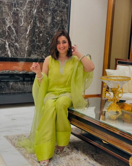 Nimra Mehra Opens Up About Heartbreak For The First Time | Reviewit.pk