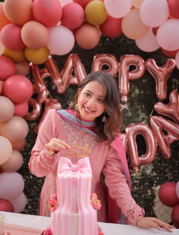 Komal Aziz’s Take on Cheating Husbands | Reviewit.pk