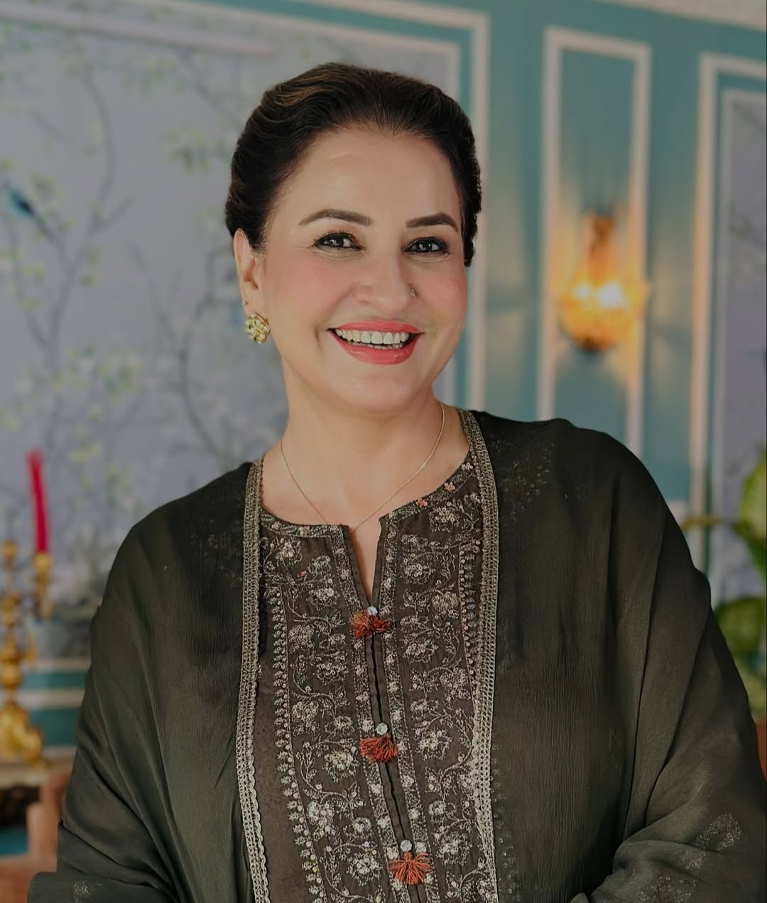 Yasir Hussain and Saba Faisal React to Nadia Khan's Warning | Reviewit.pk