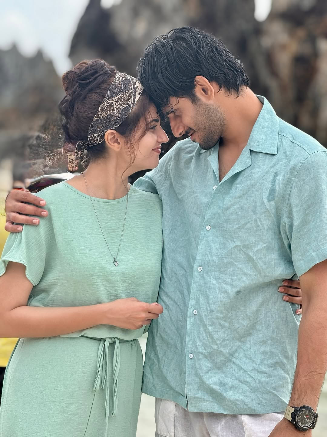 Subhan Awan & Washma Fatima Romantic Pictures from Thailand | Reviewit.pk