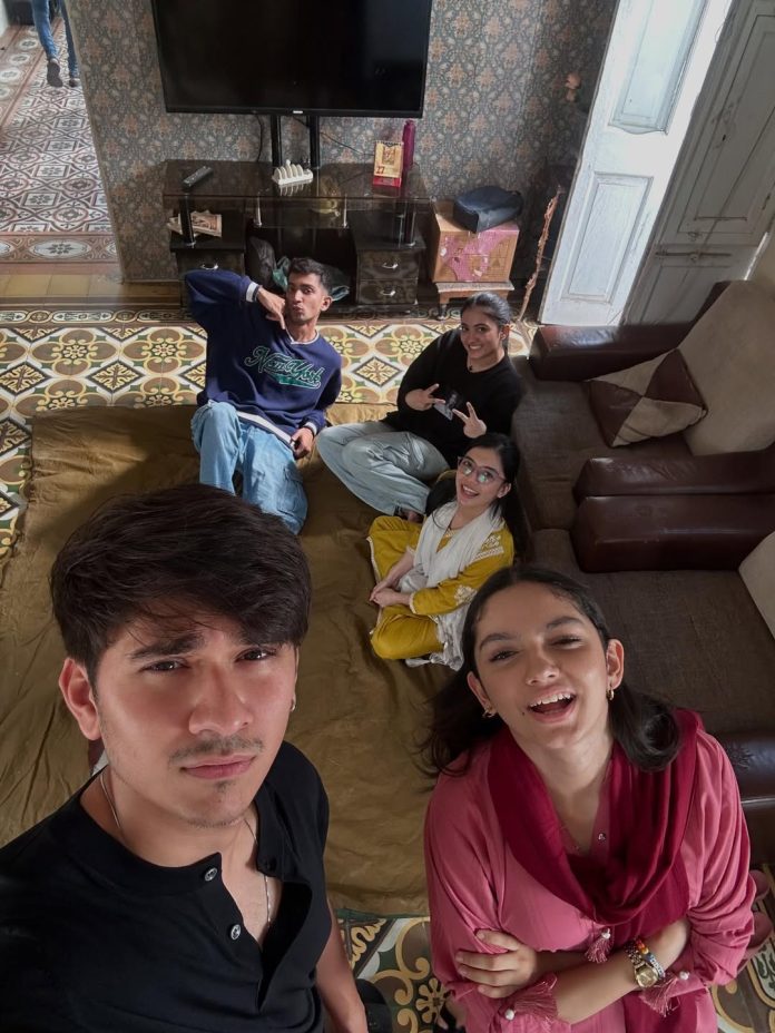 Reham Rafiq Speaks On Parwarish Showing Student Romance | Reviewit.pk