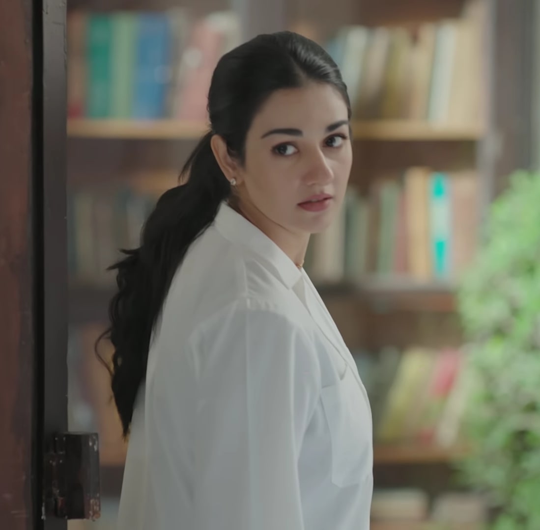 Sher Episode 17 - Fans Applaud Dr Fajar's Intelligence | Reviewit.pk