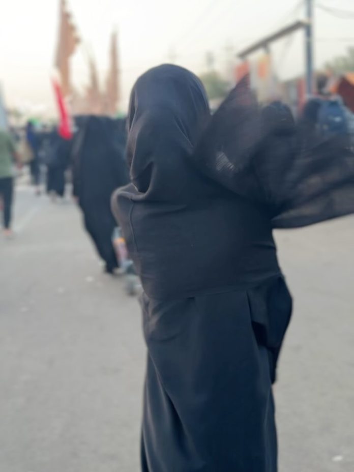 Merub Ali Shares Pictures From Karbala Iraq | Reviewit.pk