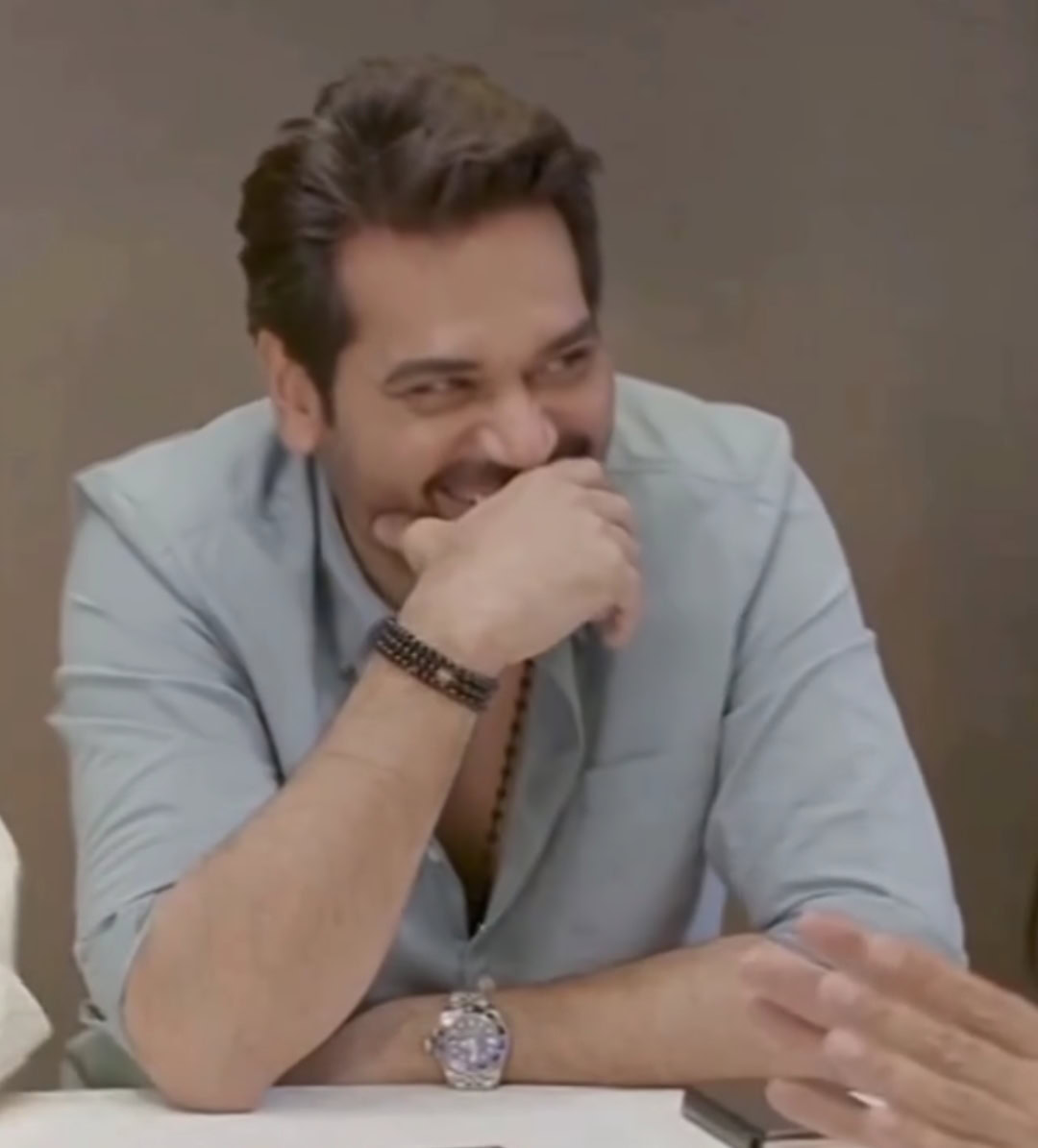 Babrik Shah Makes Fun of Humayun Saeed’s Star Status | Reviewit.pk