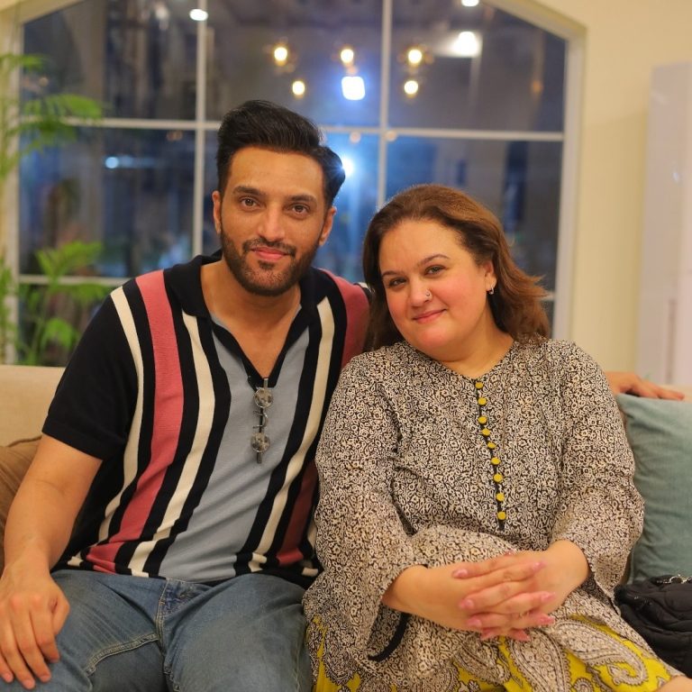 Hina Rizvi Announces Her Separation | Reviewit.pk