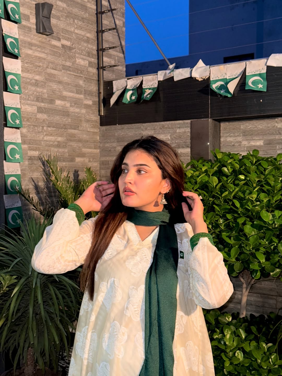 Iqra Kanwal Shares Azadi Special Family Photoshoot | Reviewit.pk