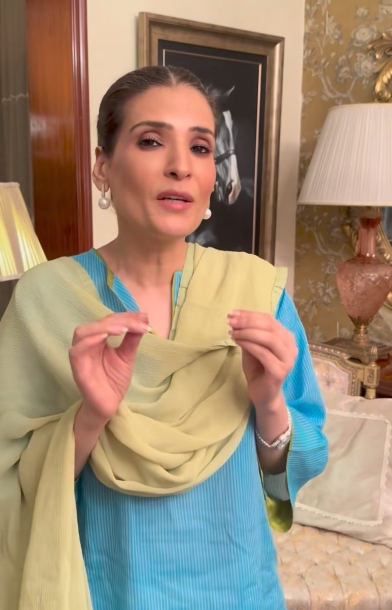 Resham Apologizes to Bushra Ansari for Rubi Anam’s Behavior | Reviewit.pk