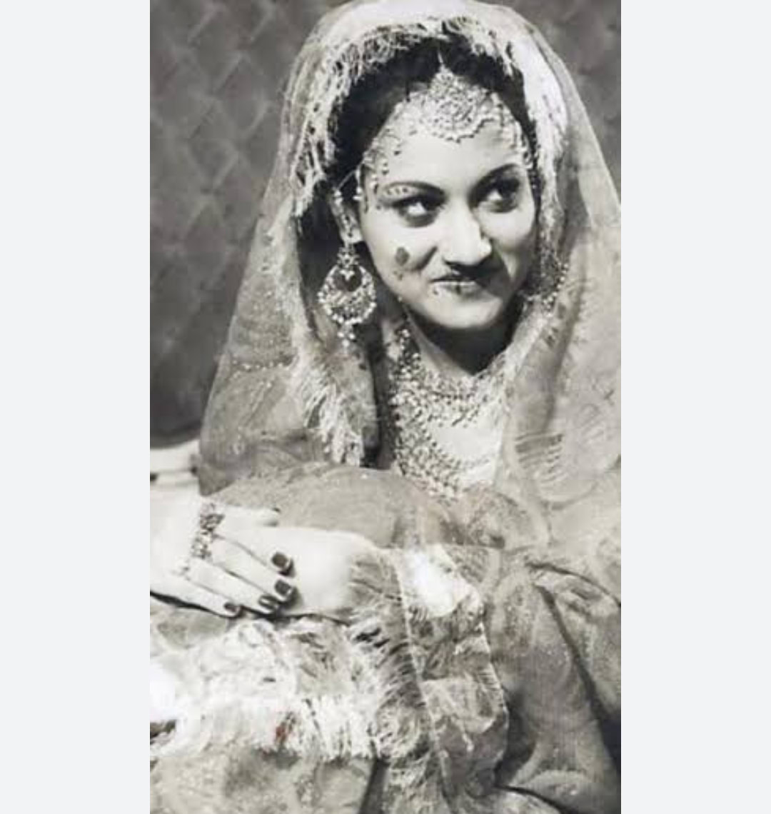 Bushra Ansari Opens Up About Her Simple Wedding | Reviewit.pk