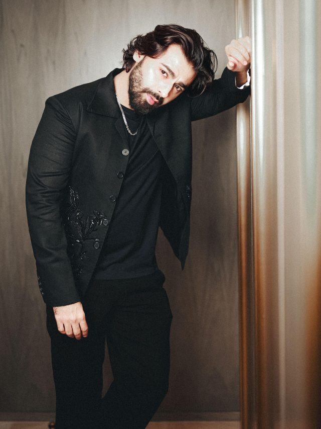 Farhan Saeed & Kinza Hashmi Latest Project Gets Public Disapproval ...