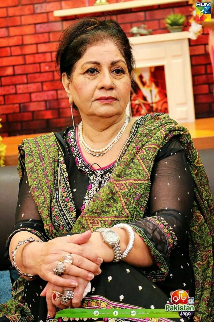 Mrs Khan's Cruel Take On Chubby Girls In Marriage | Reviewit.pk