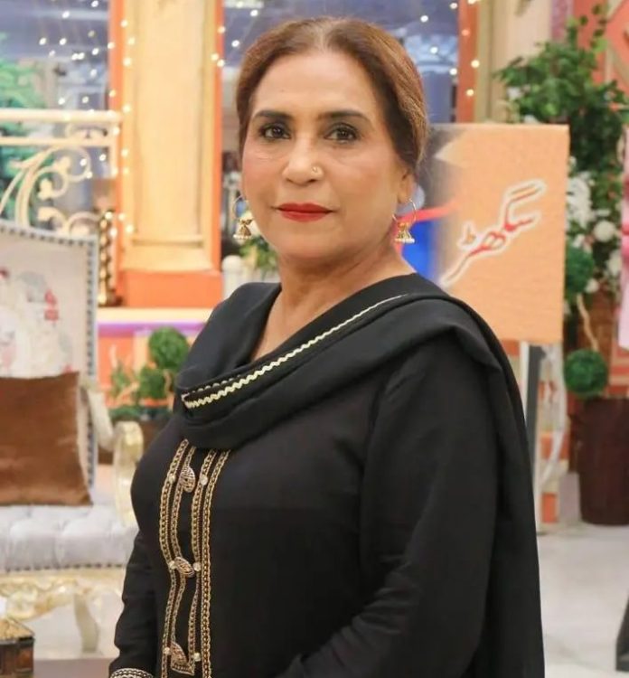 Sanam Saeed Hits Back At Parveen Akbar | Reviewit.pk