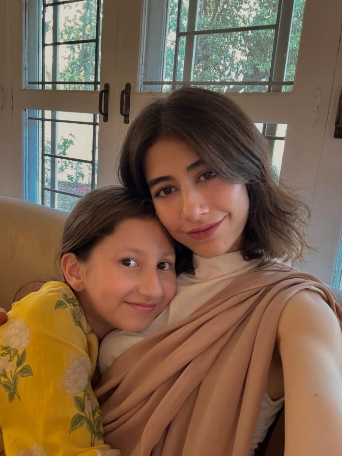 Syra Yousuf Shares Beautiful Clicks With Daughter Nooreh | Reviewit.pk