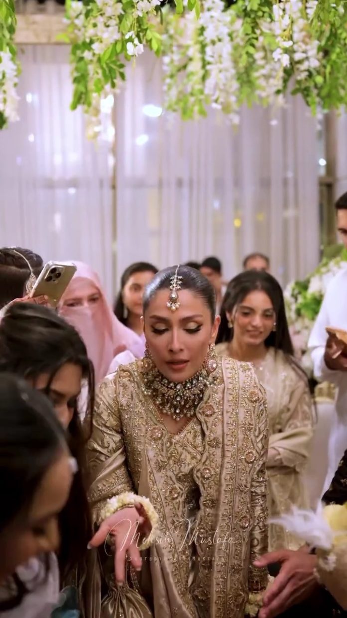 Ayeza Khan Shares Beautiful Moments From Brother's Barat | Reviewit.pk