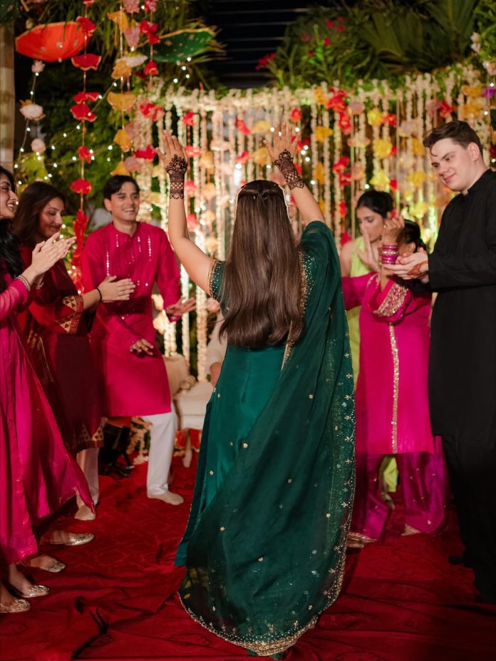 Ayeza Khan Shares Beautiful Clicks From Brother's Mehendi | Reviewit.pk