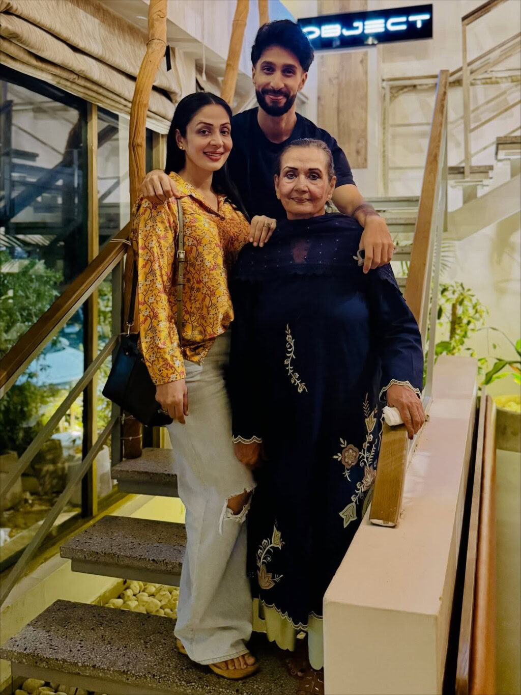 Saima Qureshi Blames Mothers For Breaking Daughter's Marriages | Reviewit.pk