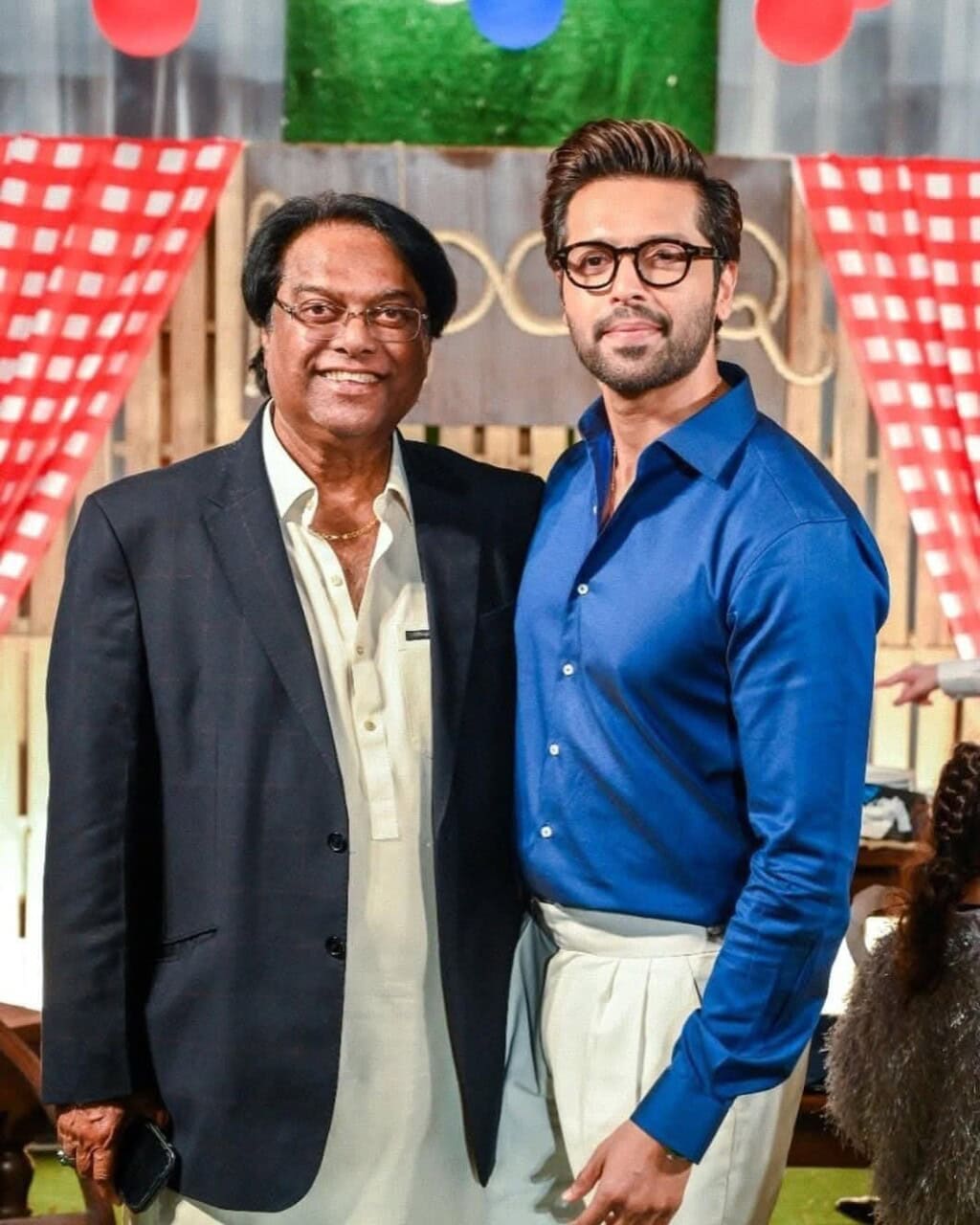 Fahad Mustafa's Father About His Warmth & Love | Reviewit.pk