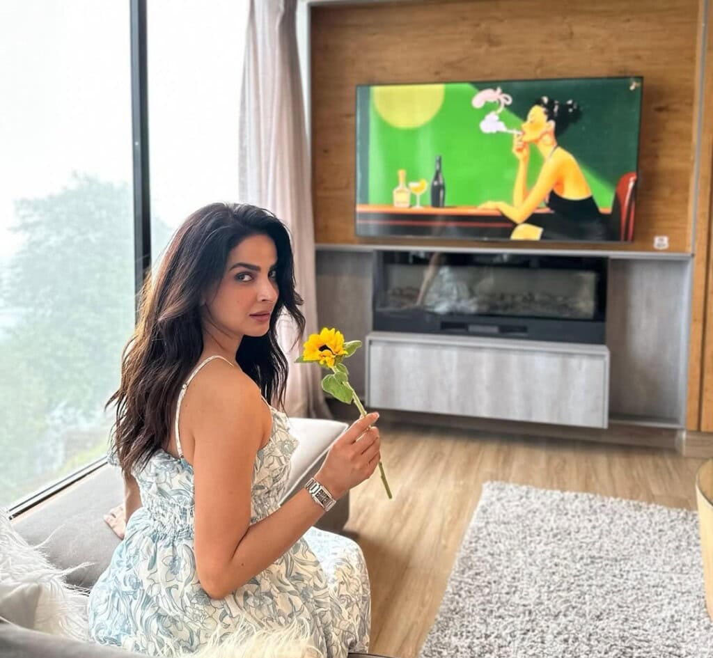 Dubai Based Doctor Analyzes Saba Qamar's Botox Crying in Pamaal ...