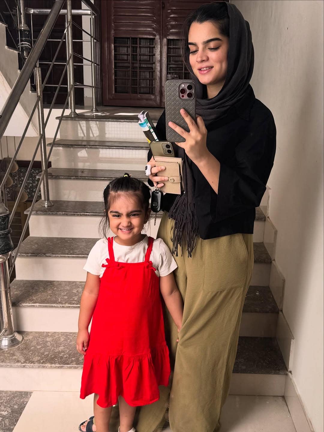 Aliza Sultan’s Joyful Pictures Ignite Speculations | Reviewit.pk