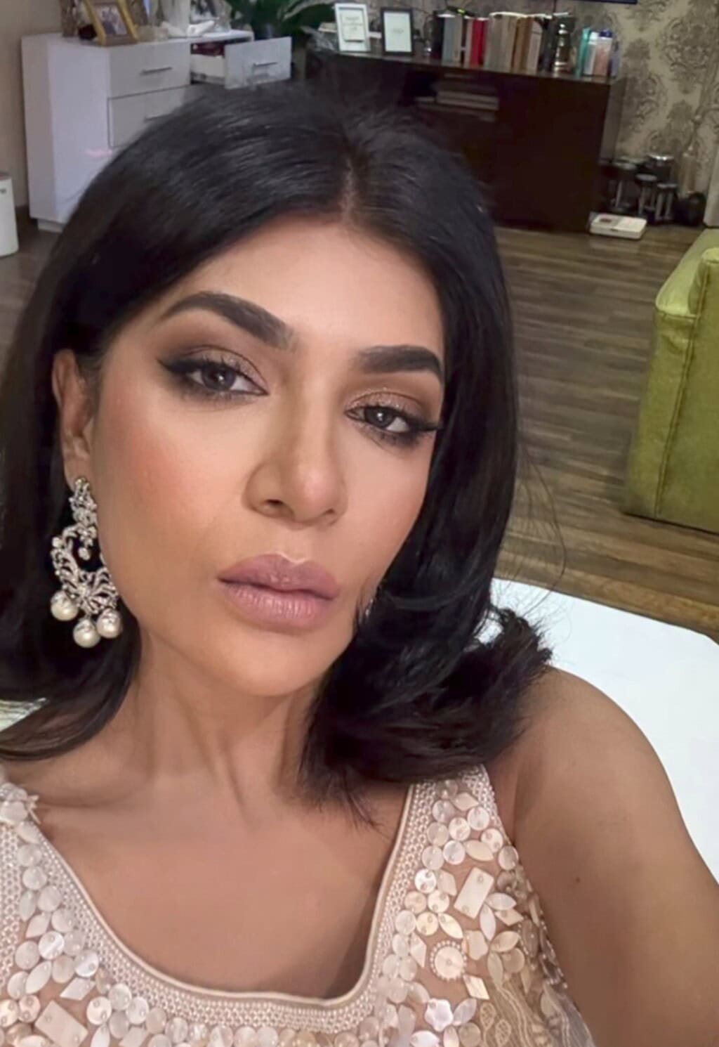 Iffat Omar Criticizes Team Main Manto Nahi Hoon | Reviewit.pk