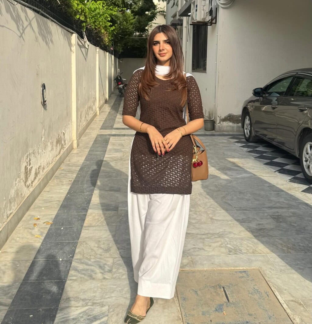 Vaneeza Sattar Asks People To Not Medicate During Depression | Reviewit.pk