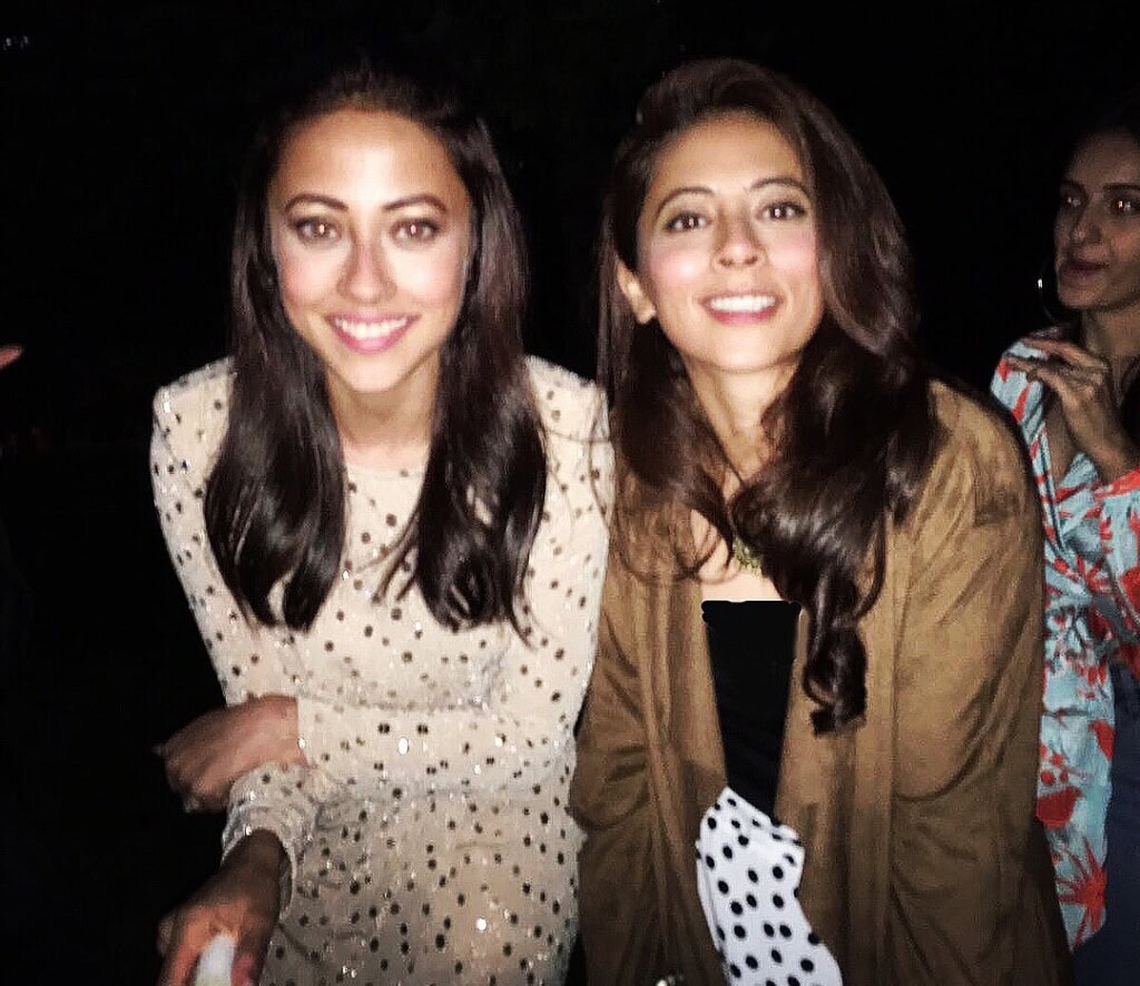 Meri Zindagi Hai Tu Fame Dr Falak Is Related To Famous Celebrities | Reviewit.pk