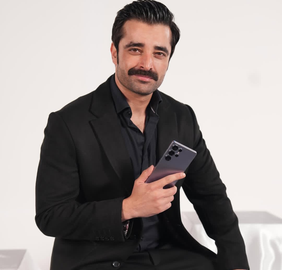 Hamza Ali Abbasi Termed a Traitor After Supporting Talha Anjum & India | Reviewit.pk