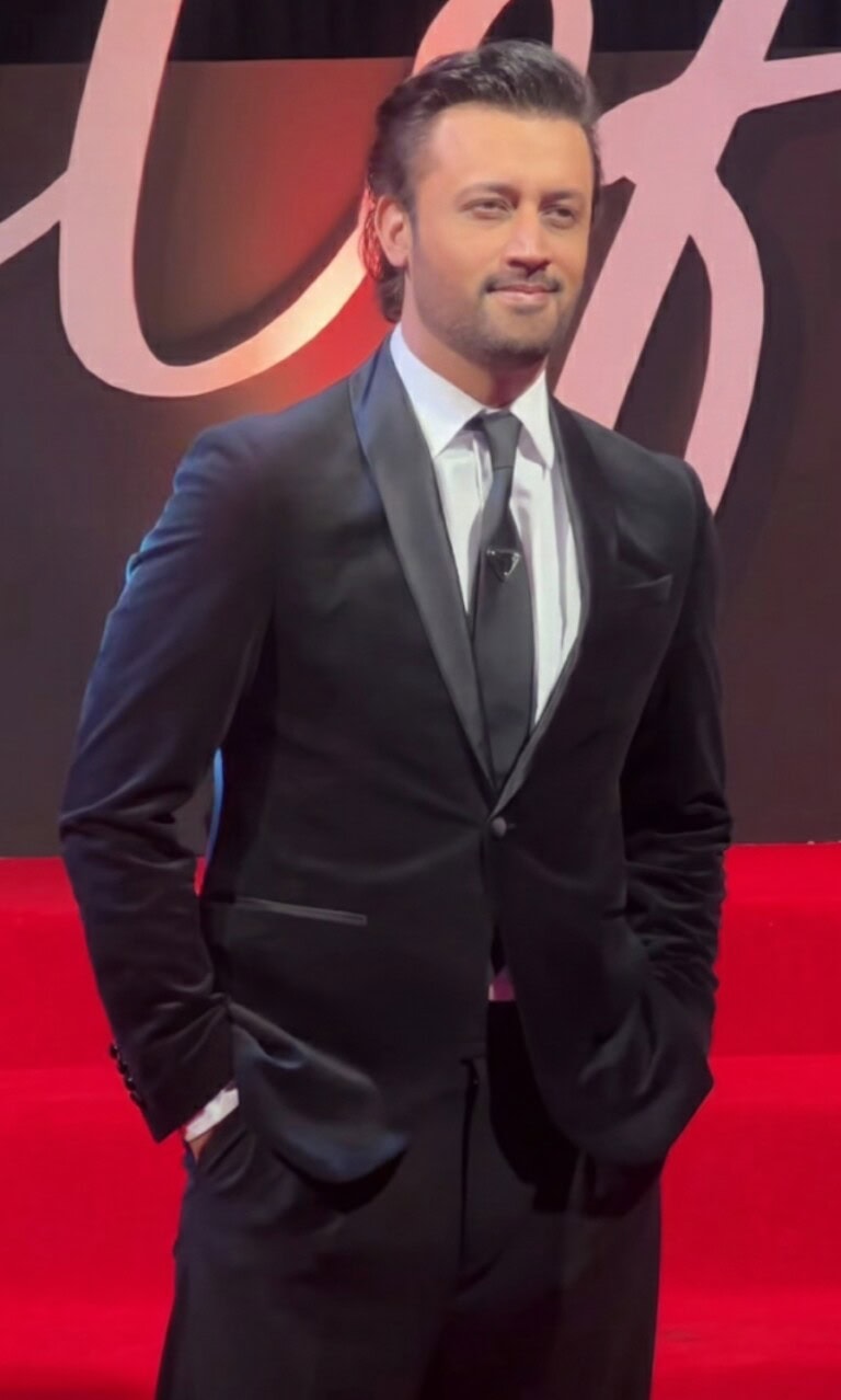 Neelofar Premiere Night in Lahore – Pictures | Reviewit.pk