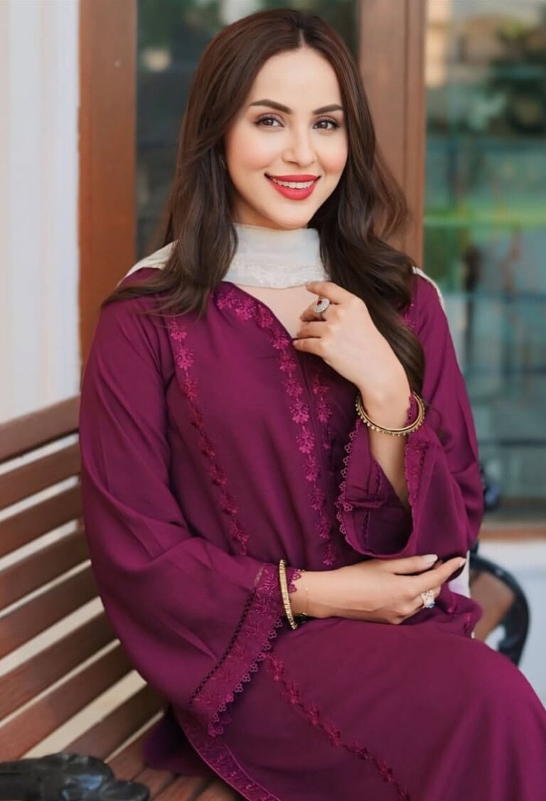 Nimra Khan Opens Up About Not Being Wanted at Birth | Reviewit.pk