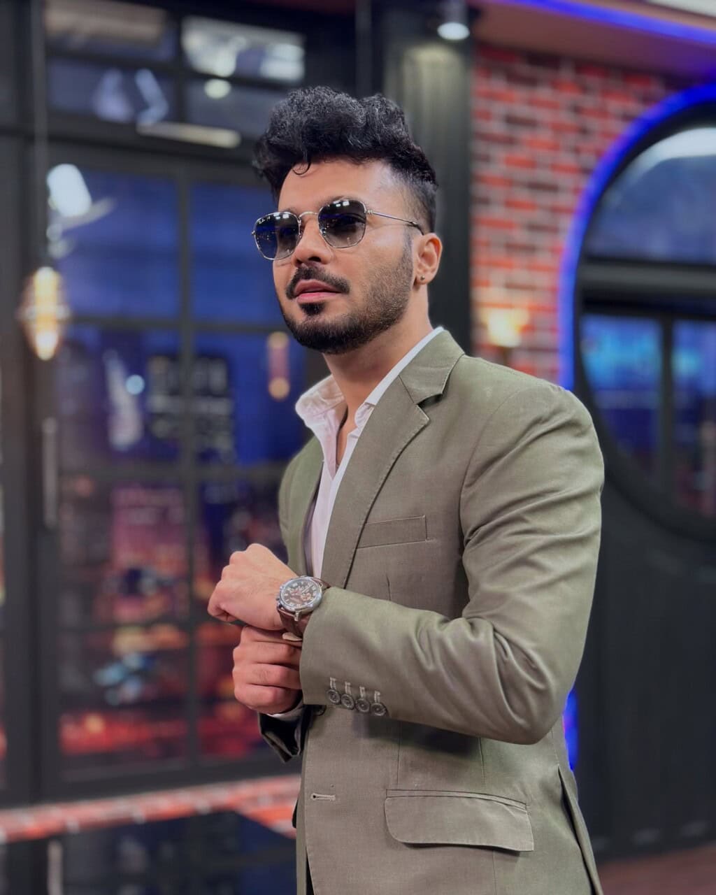 Ayaz Samoo Tells Real Age & Talks Male Actors Getting Botox | Reviewit.pk