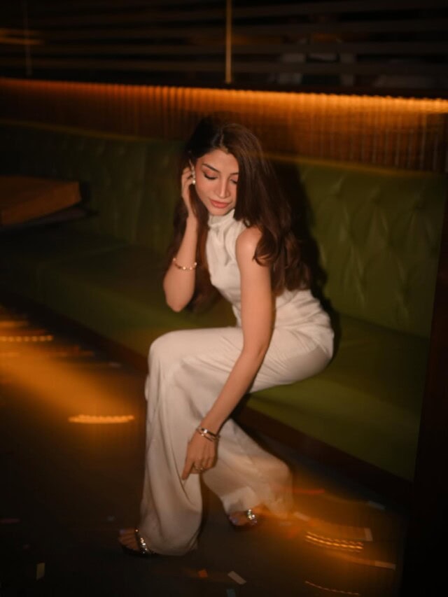 Celebrities Spotted at Friend Haris Shah's Birthday | Reviewit.pk