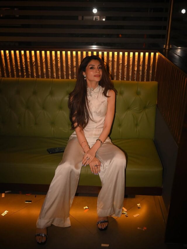 Celebrities Spotted at Friend Haris Shah's Birthday | Reviewit.pk