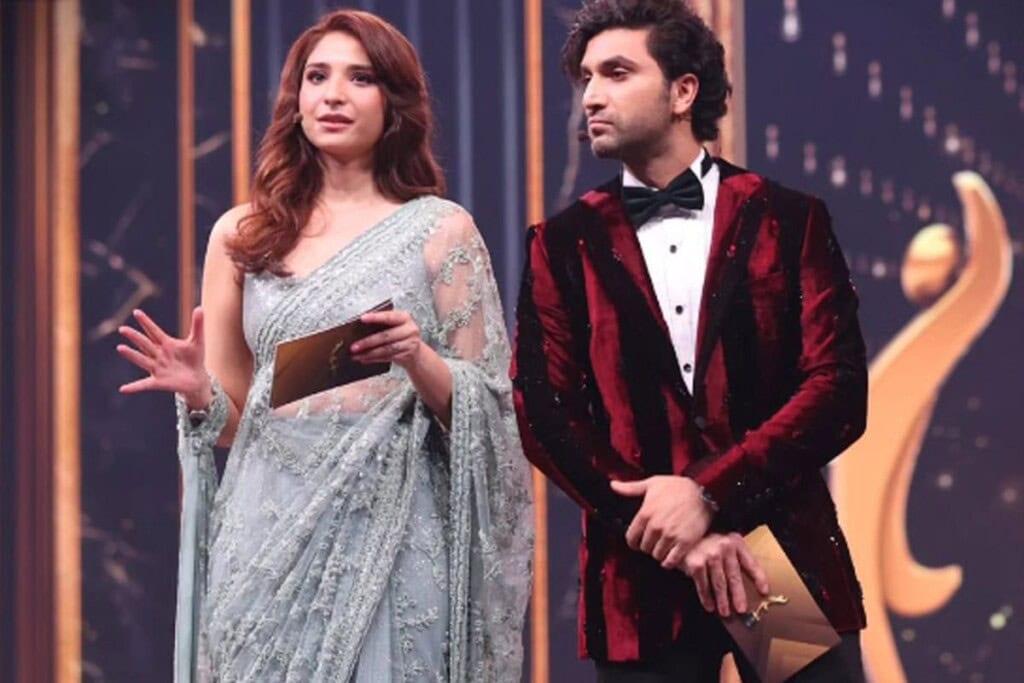 Seemi Raheel Exposes Reality Of Pakistani Award Shows | Reviewit.pk