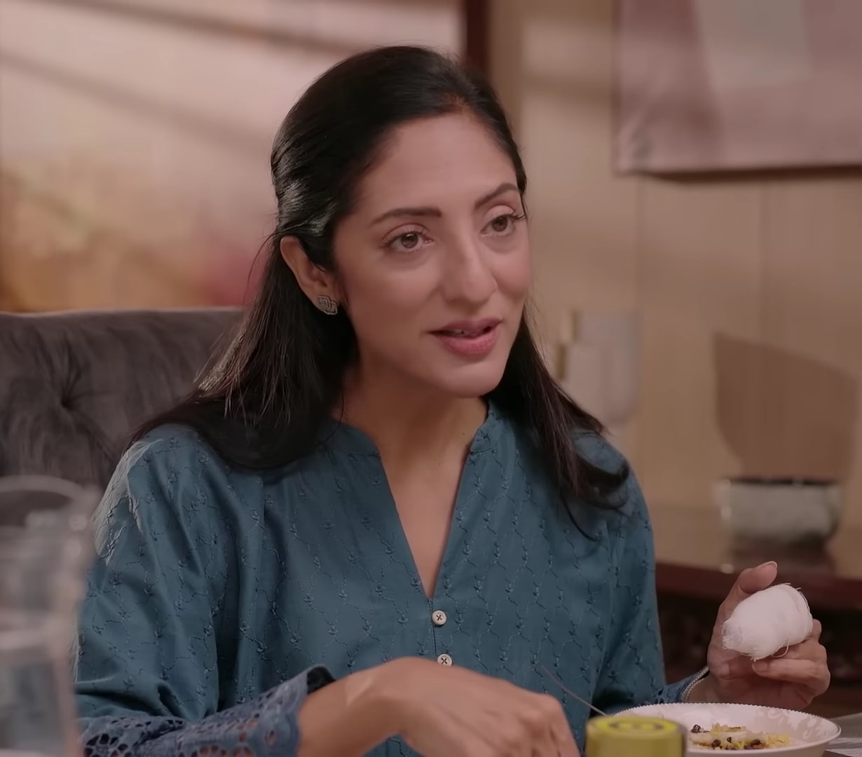 Jama Taqseem Episode 17 - Laila's Mother's Savage Replies Praised By Fans | Reviewit.pk