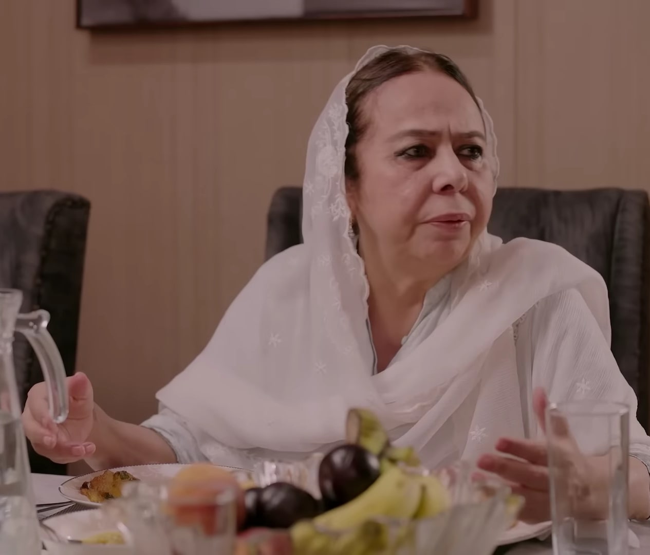 Jama Taqseem Episode 17 - Laila's Mother's Savage Replies Praised By Fans | Reviewit.pk